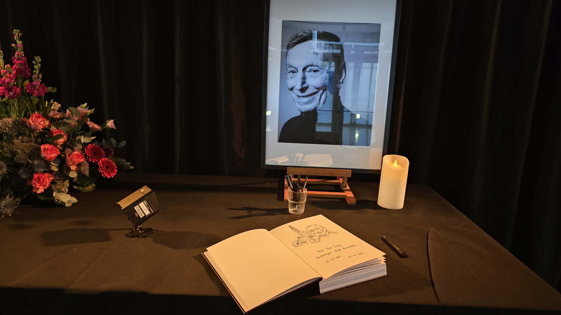 Stadsgenoten tekenen rouwregister Rik Van Looy: "Hij had een hart van goud" | RTV